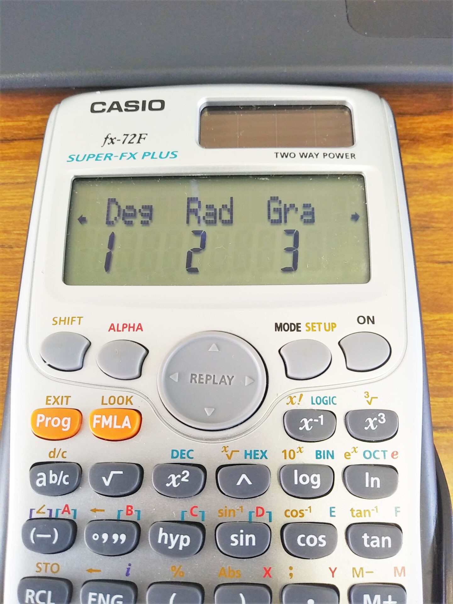 電卓に表示されている【Deg・Rad・Gra】とは？｜角度単位について